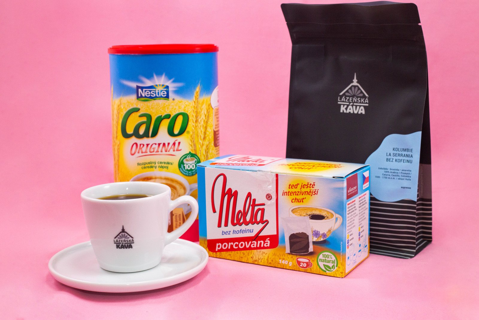 Bezkofeinová káva: Melta, Caro nebo Decaf? | Průvodce 2026