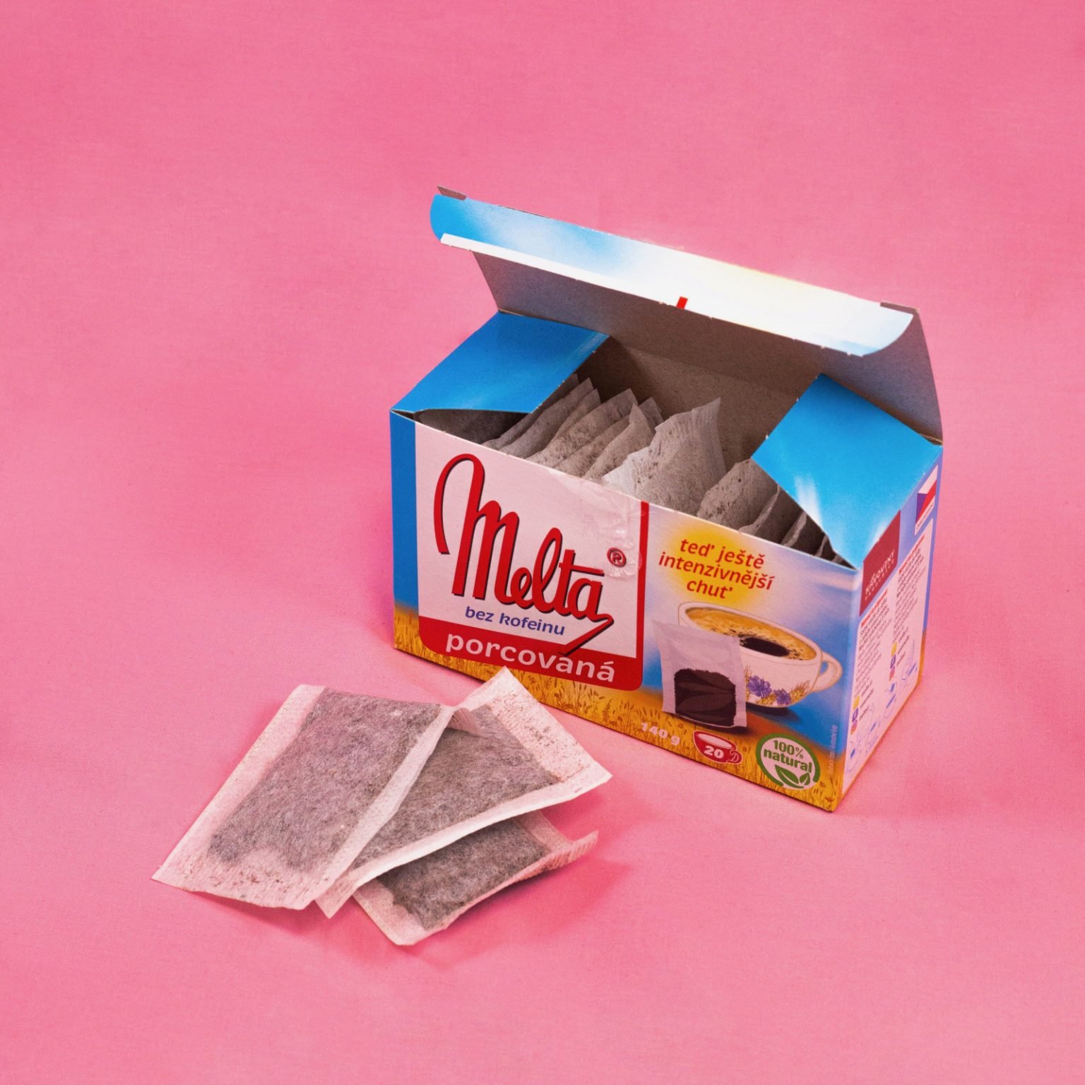 Bezkofeinová káva: Melta, Caro nebo Decaf? | Průvodce 2025